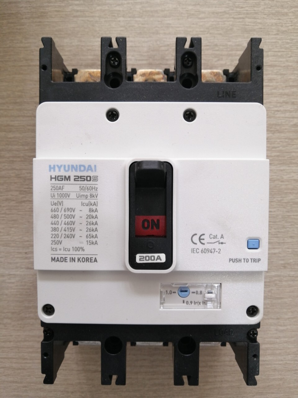 Nơi bán Cầu dao tự động (aptomat) MCCB Hyundai HGM250S-F 3P 200A chính hãng giá rẻ nhất