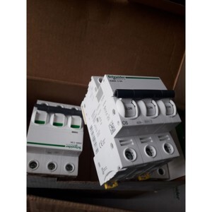Cầu dao MCB Schneider A9F74306 chính hãng giá rẻ